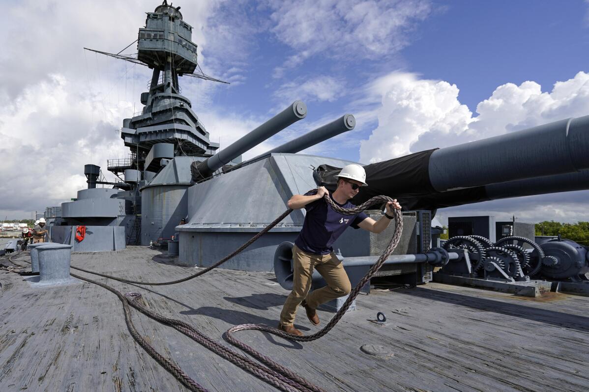 Leaky Battleship In Texas Completes Trip For 35m Repairs Ap News