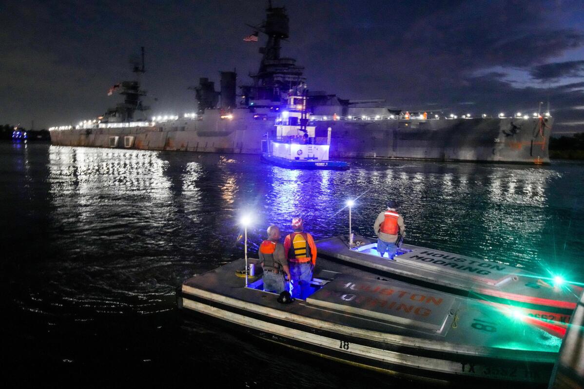 Leaky Battleship In Texas Completes Trip For 35m Repairs Ap News