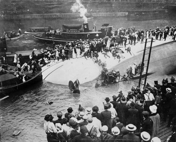 Today In History July 24 The Ss Eastland Disaster Ap News